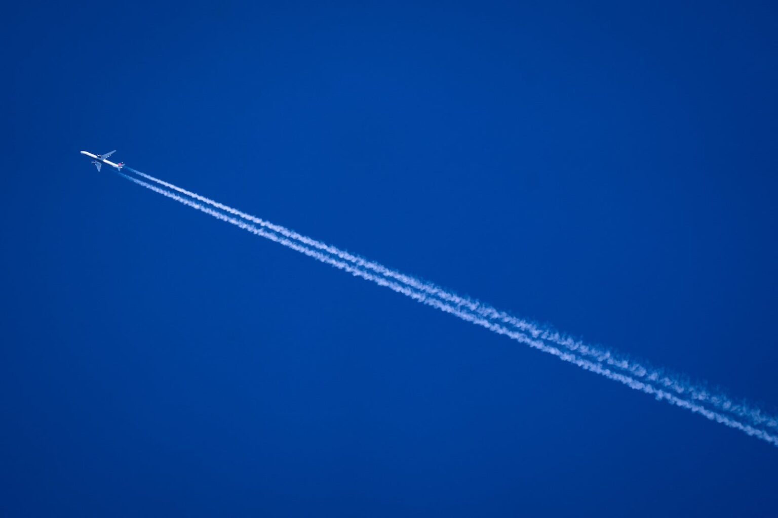 ¿A qué velocidad va realmente un avión? - Viajerononstop.com