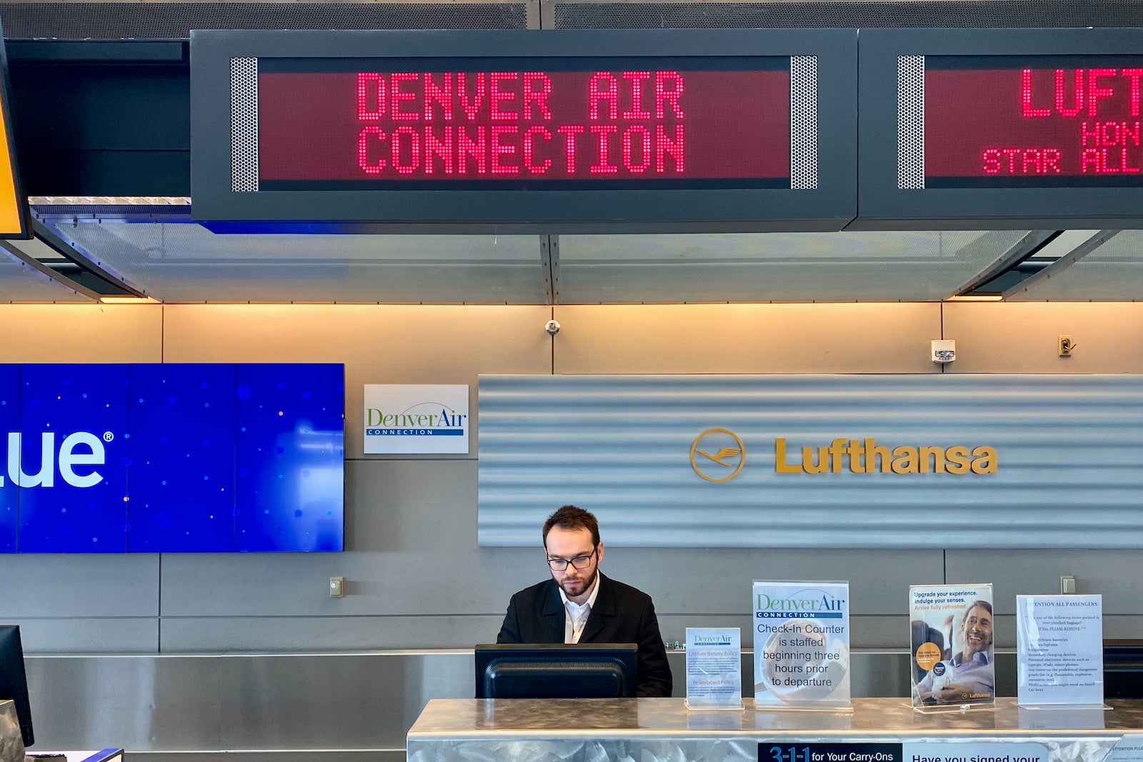 Cómo es volar con Denver Air Connection - Viajerononstop.com